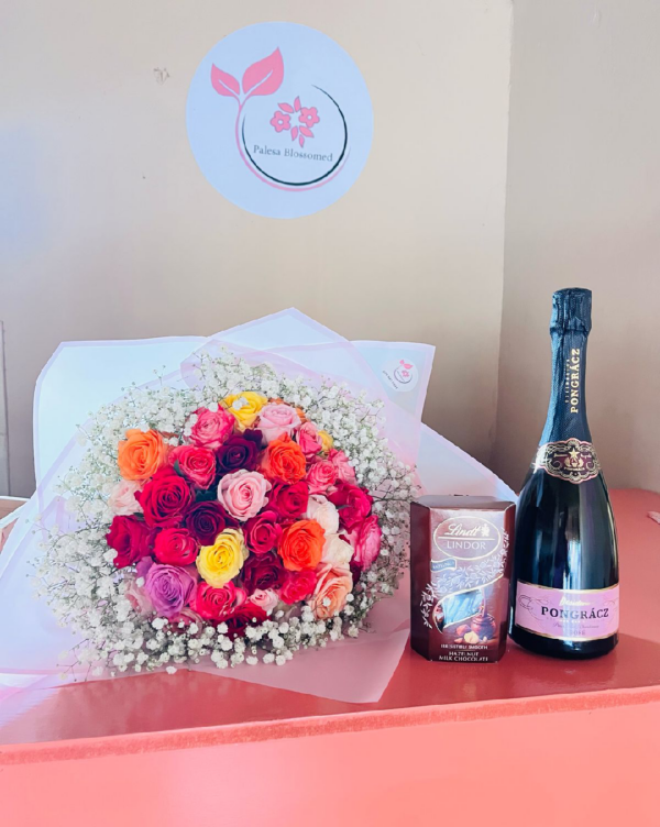 Mixed Rose, Lindt Lindor 200g and Pongrácz 750ml Combo – Palesa Bloosomed